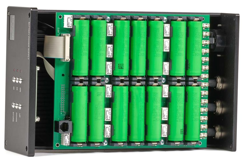 TW Acustic Raven Black Night - Fidelity Magazine