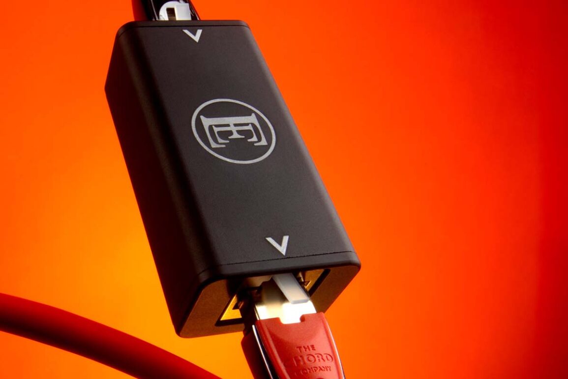 English Electric EE1 Network Noise Isolator - Fidelity Magazine