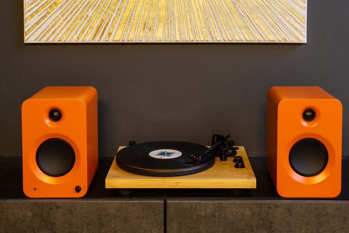 Kanto Ren Standmount Speaker - Fidelity Magazine